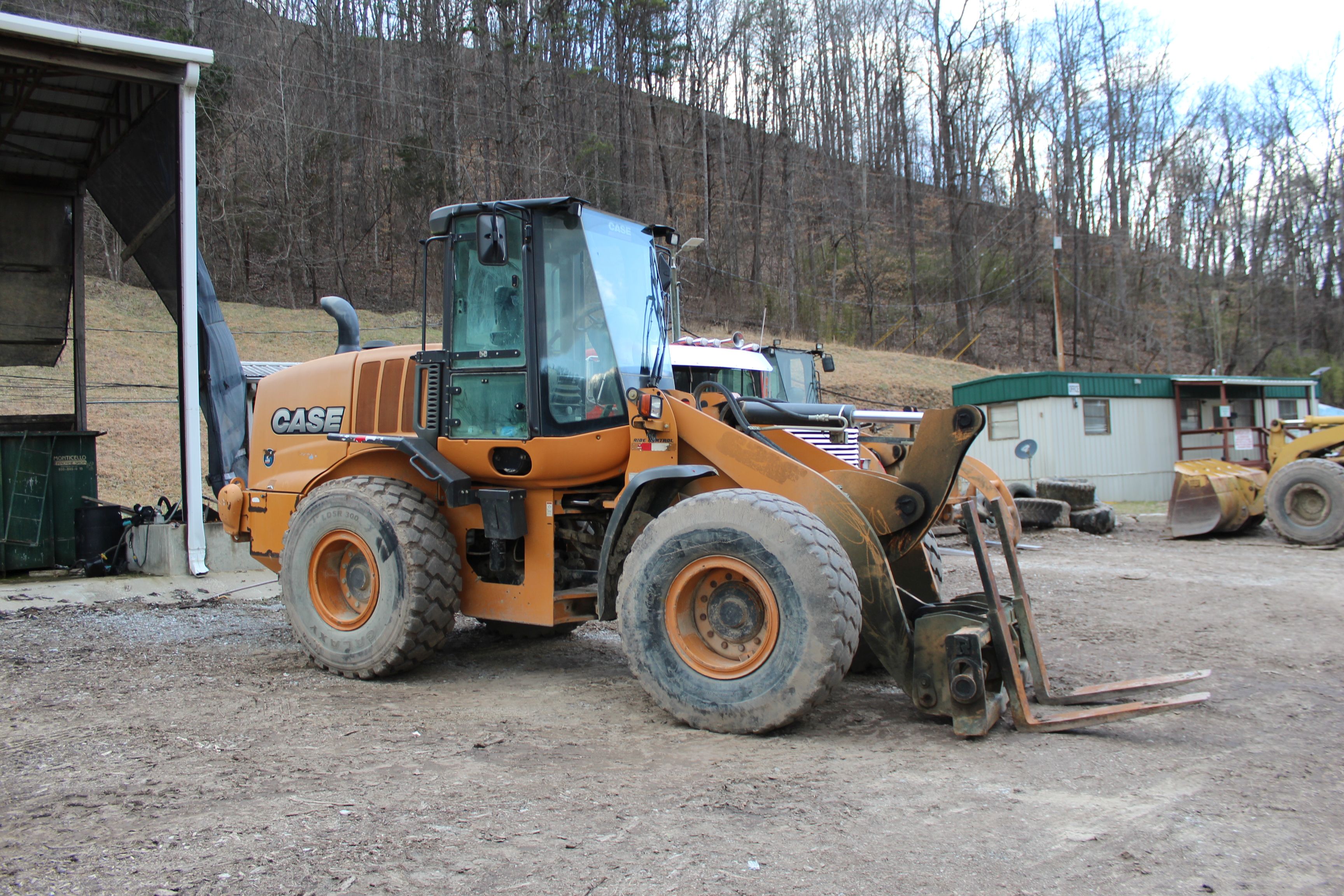 Conveyors, Decks, Rollcases (1) OF (6) WHEEL LOADERS in Jacksboro, TN ...